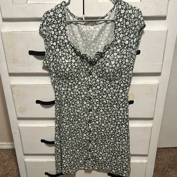 Derek Heart | Dresses | Derek Heart Sage Floral Blouse | Poshmark